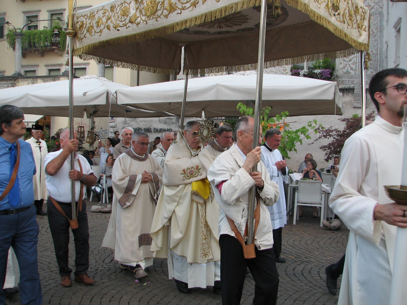 Corpus Domini, giovedì 16 giugno Messa in cattedrale (ore 19.00) e ...